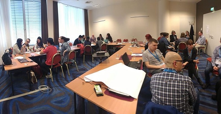 What is a Group Discussion? - Definition, Types, Topics [2025]